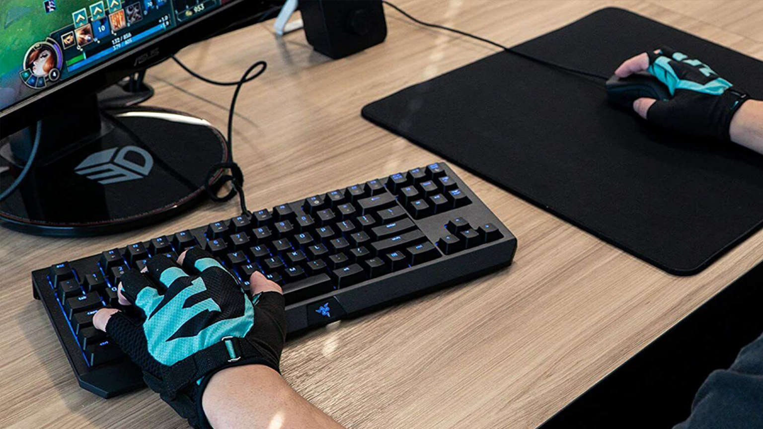 Ironclad Gaming Glove - AX Materials